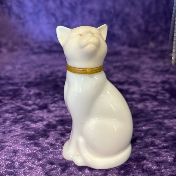 Avon | Other | Vintage Avon Cat Perfume Bottle A Cute White Cat Wearing ...